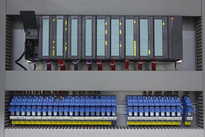 Safety Analysis of Discrete Event Systems Using a Simplified Petri Net Controller